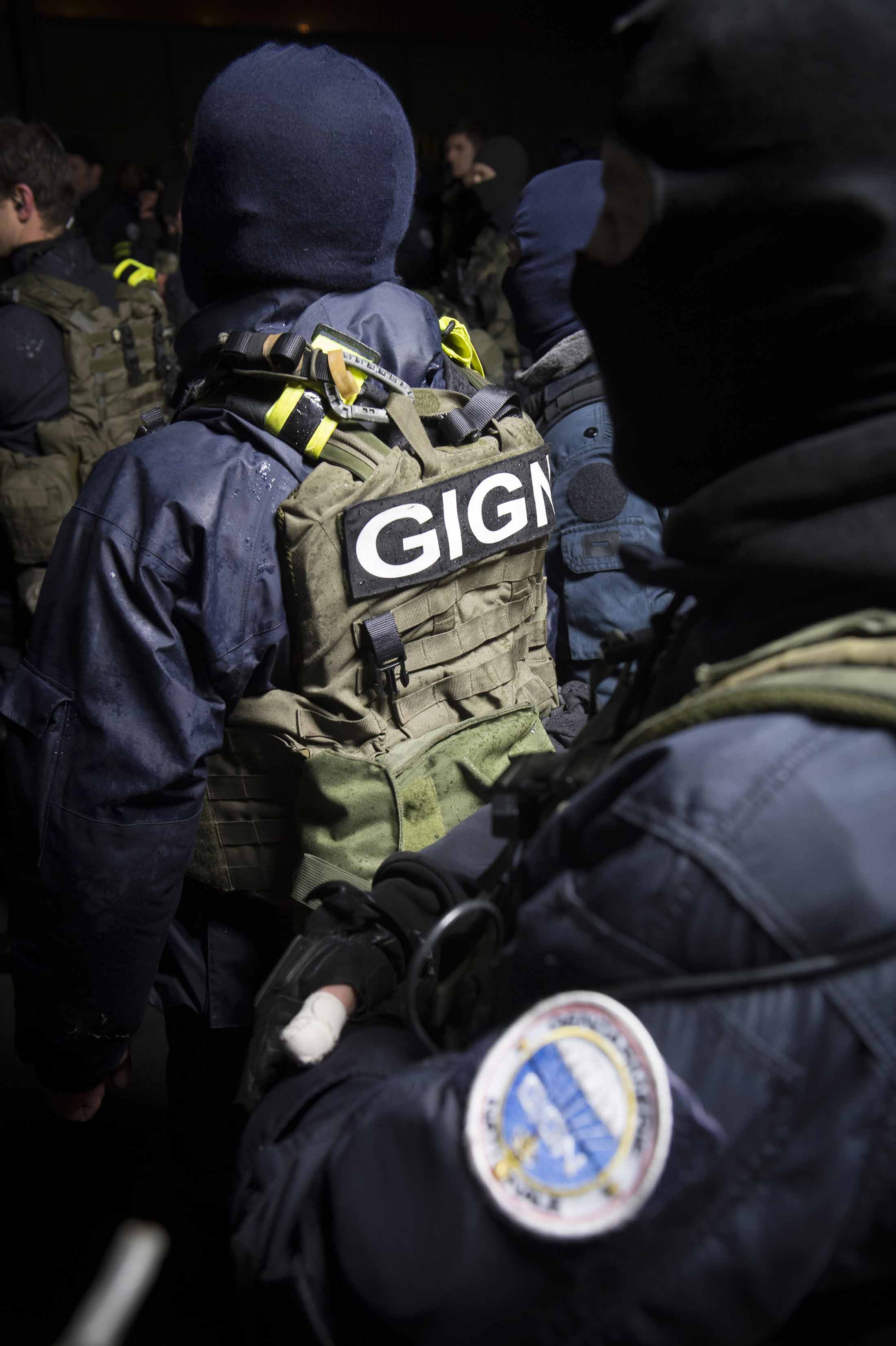 Devenir gendarme du GIGN : formation, qualités, salaire...